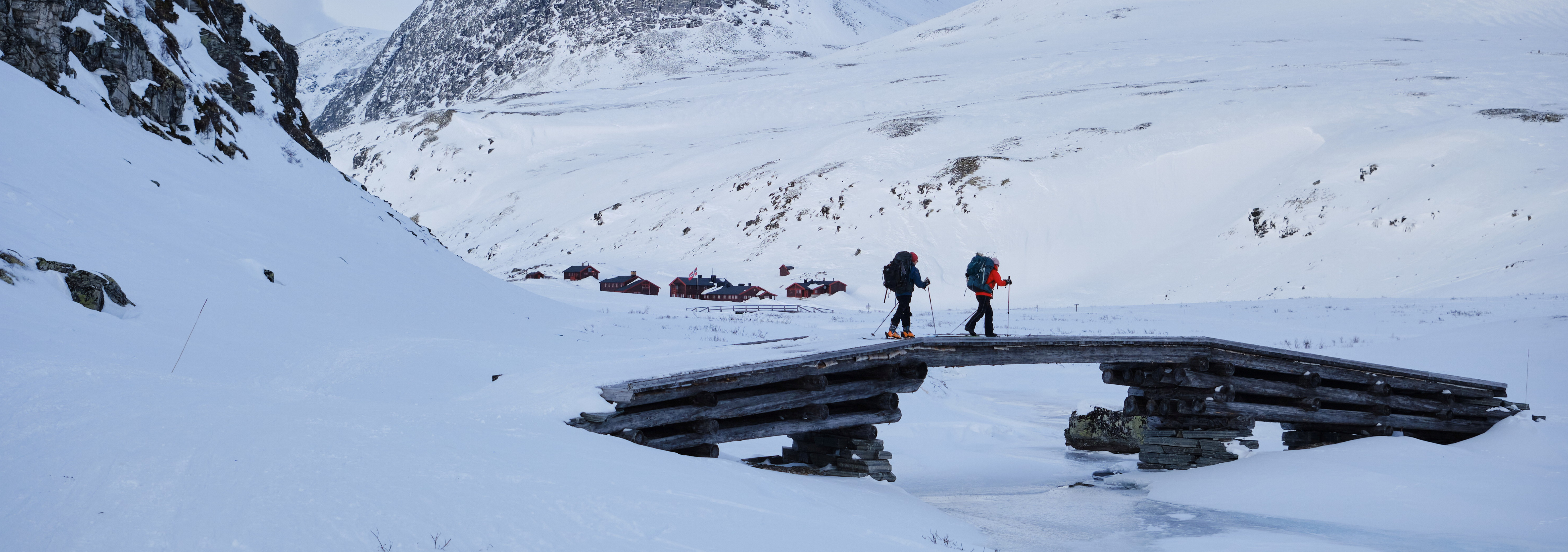 Skiing from cabin to cabin in Rondane - DNT
